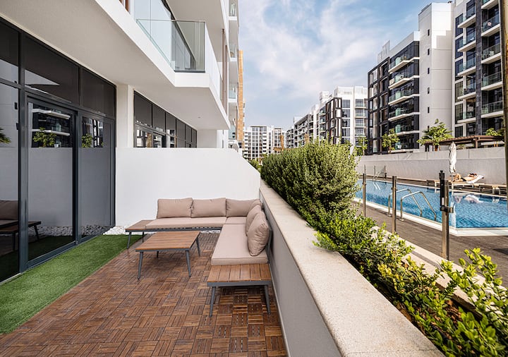 1-br Gem: Pool, 15 Mins To Downtown Dubai - Dubai