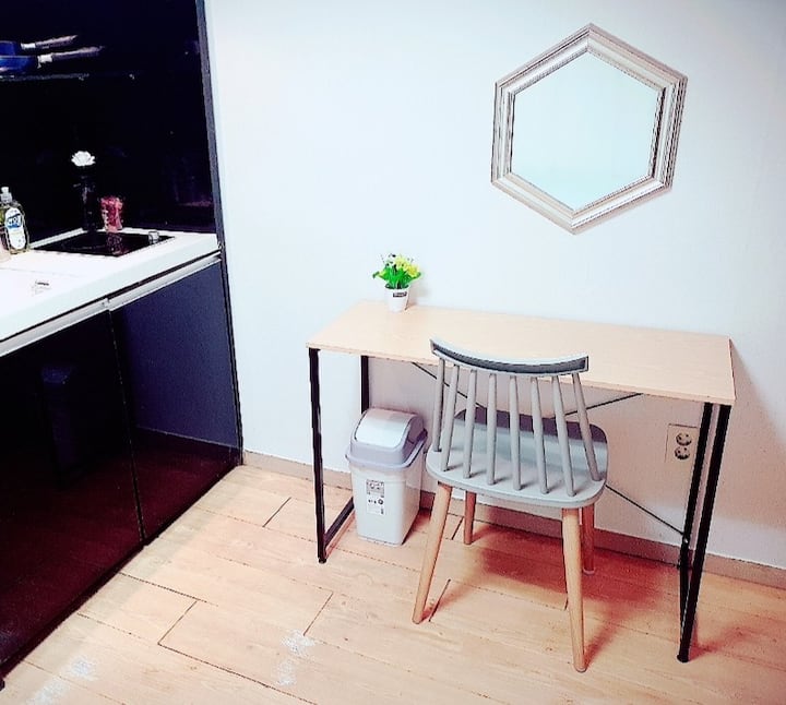 [104]hongdae Stn 5min/private Bathroom/반지하 - Seoul
