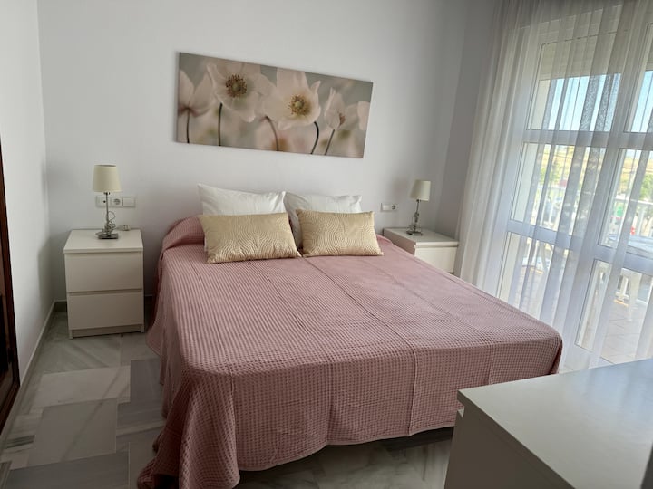 Excellent Location For Beach And Town Centre - El Palmar de Vejer