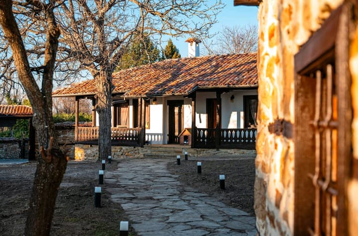 Bungalow 2 -Panoramic View-kids Area-cinema Summer - Arbanasi