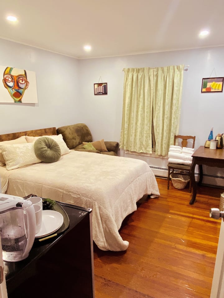 Lovely Home In Mountain Getaway - Great Barrington, MA