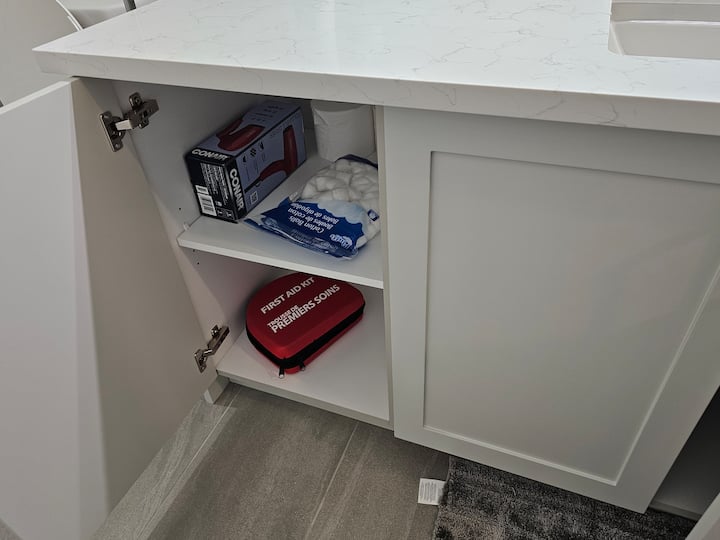 Clean And Cozy 1-bedroom Private Apartment - 卡加利