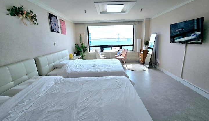 #Shine #해변5초컷 #침대2개 #드론쇼명당 #멋진 광안대교뷰 #넷플릭스 #짐보관Ok - Pusan