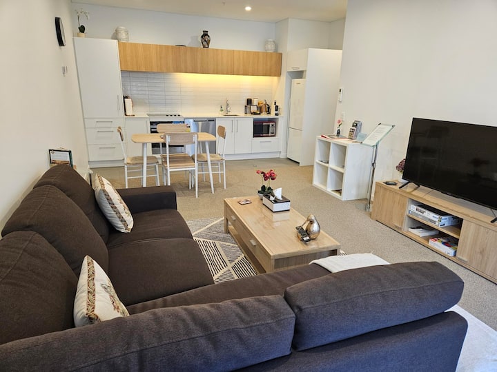 Modern, Ground Floor, Cbd, Own Car Park, 2-3 Beds - Christchurch