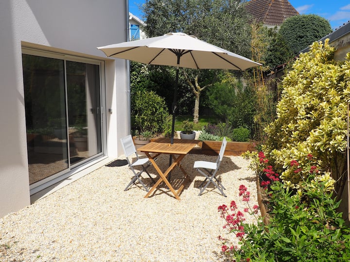 Studio à 300m De La Plage, Avec Terrasse Privative - Merville-Franceville-Plage