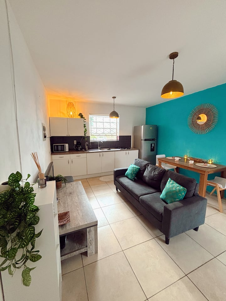 Cozy Living, Curaçao Style — Porch, Breeze & Peace - Curaçao