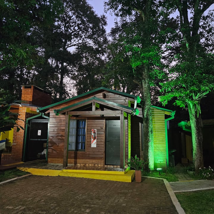 Cabaña En Puerto Iguazú Con Pileta Y Naturaleza - Puerto Iguazú