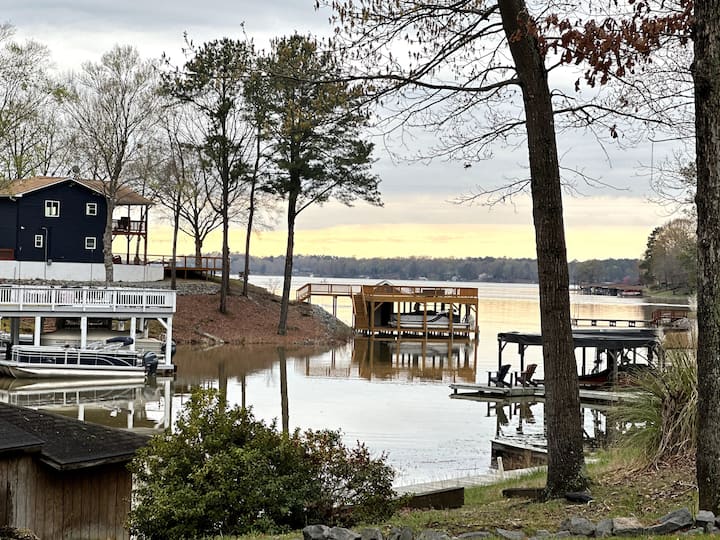Waterfront Home With Sunset View, Grill, Games - Lake Gaston