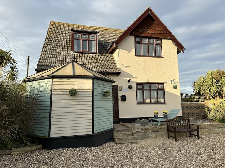 Beachside House With Sea Views - Winterton-on-Sea