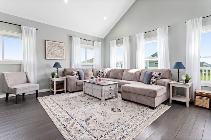 5-star 4br Walk-to-beach | Fire Pit & Tiki - Bolivar Peninsula, TX