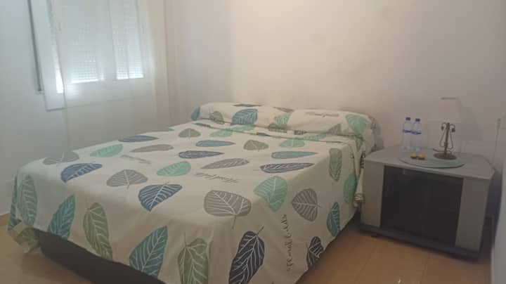 Habitación, Precio Económico, Cerca De La Playa - Calella