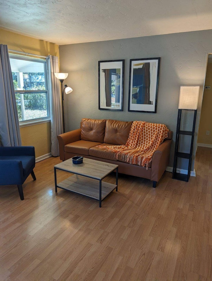 Cozy Home Near Historic Duckpond - Gainesville, FL