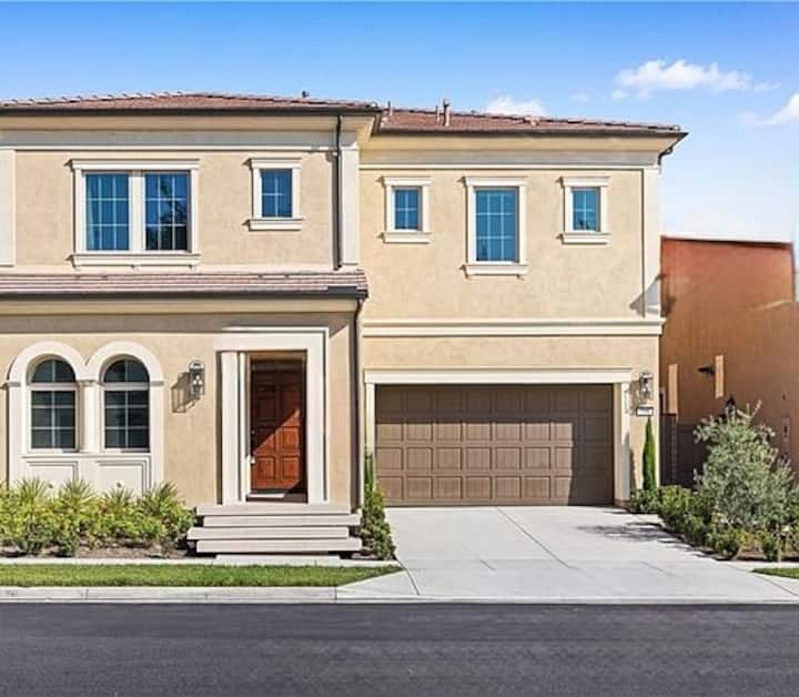 Perfect!  Whole 4b4b With Garage - Pasadena, CA