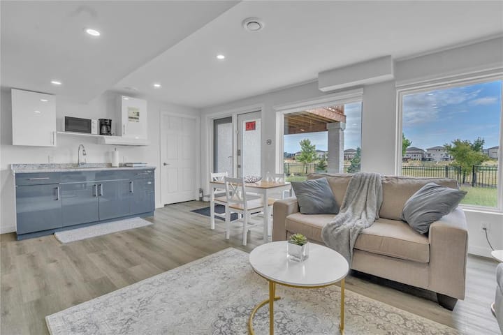 Luxury 2bedroom,1 Bath Apartment - Winnipeg