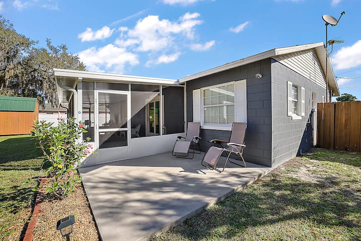 Sunny Getaway: Easy Access To Orlando & The Shore! - Lake Yale, FL