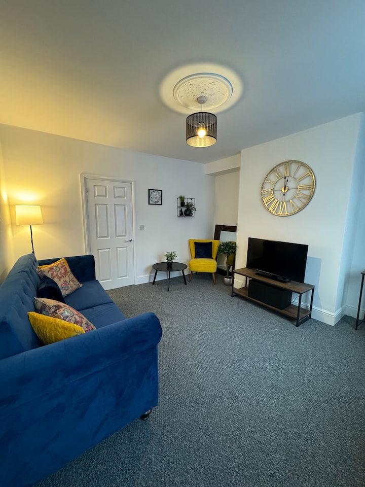 Homely Terraced, Free Parking, Central, Flow Stays - Barnsley