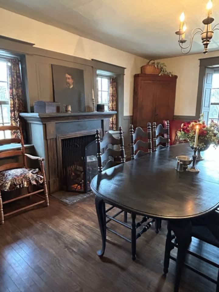 Bed Chamber 2 At The Inn - Waukesha, WI