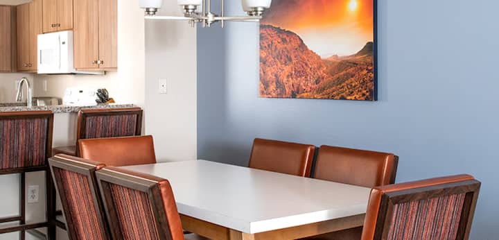 Luxury Two-bedroom Condo On Las Vegas Boulevard! - Henderson, NV