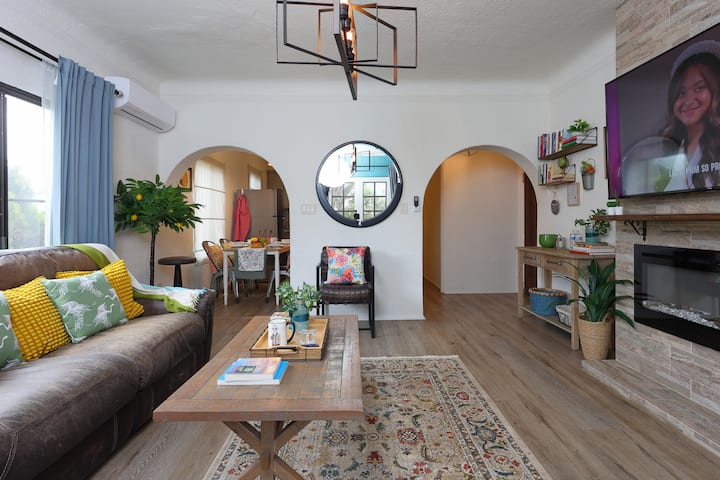 Outstanding Hideaway 10 Mins. Drive To Disneyland - Santa Ana, CA