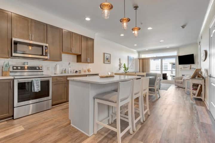 Fabulous Beach Retreat With A Pool - Dewey Beach, DE
