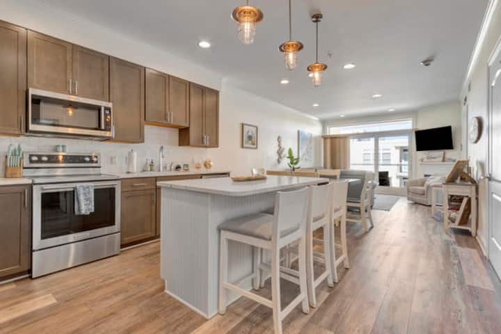 Fabulous Beach Retreat With A Pool - Dewey Beach, DE
