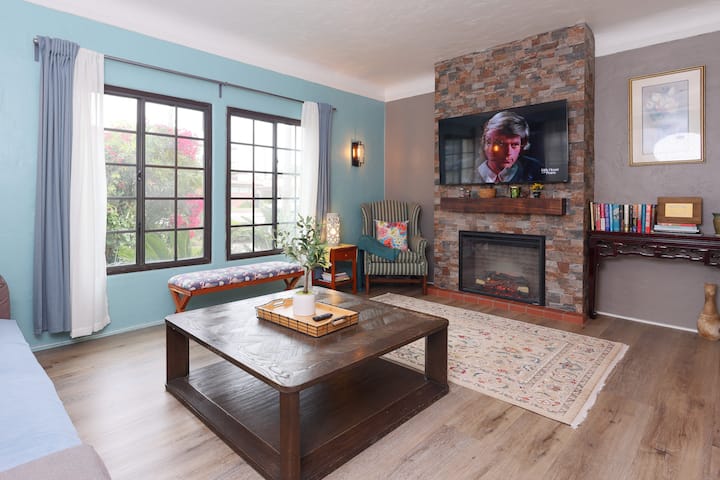 Eclectic Space Near Disneyland - Tustin, CA