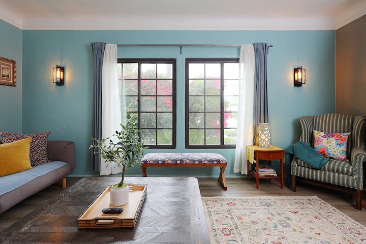 Eclectic Space Near Disneyland - Santa Ana, CA