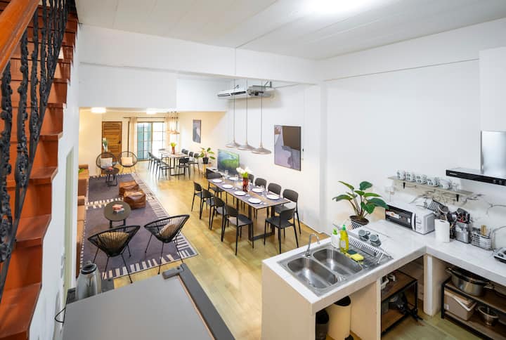 Spacious 8br/ 28 Pax, Walkable Mrt Phaholyothin - Bangkok