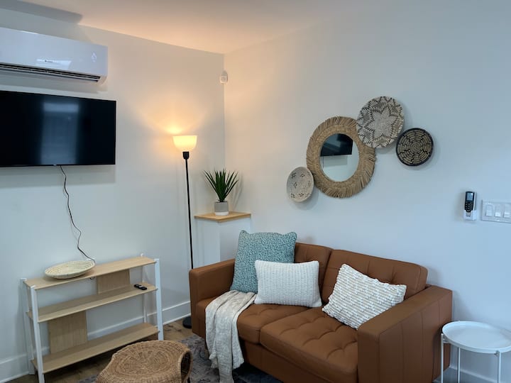 New One-bedroom Guesthouse - Near Ybor, Downtown - Tampa, FL