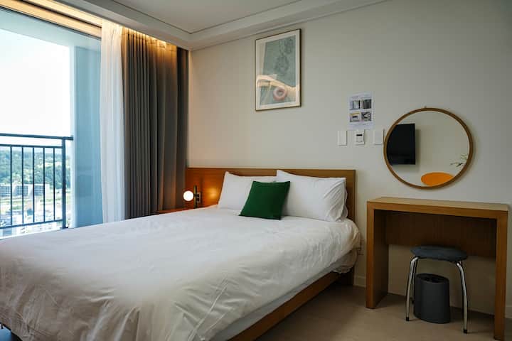 <죽도해변 더오션 호텔>구피7 #16 양리단길 죽도해변 #오션뷰 #키즈무료숙박 - South Korea