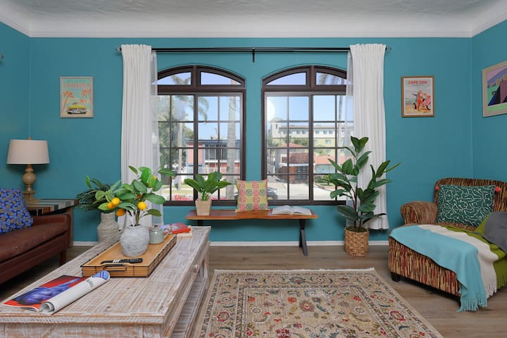 Trendy And Artsy Home 10 Mins. Drive To Disneyland - Santa Ana, CA