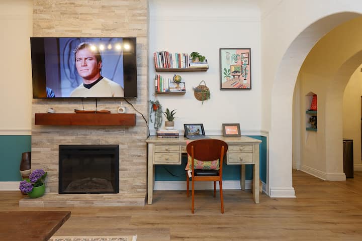 Vintage Coastal Charm 10 Mins. Drive To Disneyland - Santa Ana, CA