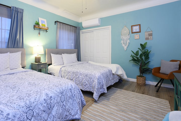 Versatile Downtown 1b1b Home Near Disneyland - Star Wars: Galaxy's Edge, Anaheim