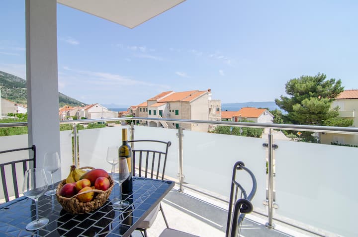 S11-2br Apartment With Sea View - Bol