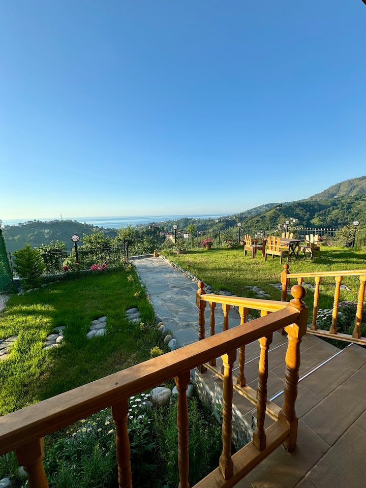 Seyregah Dağ Evi Bordo - Rize