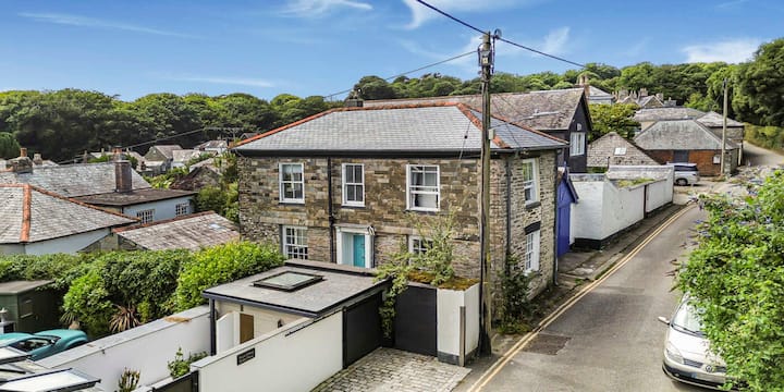 5 Minutes Walk From Padstow Harbour Front - Polzeath Beach