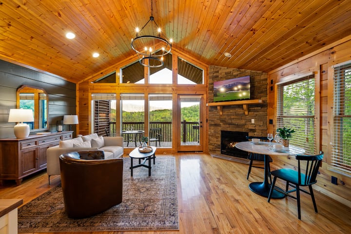 Views Of The Smokies! | Couples Cottage | Hot Tub - Wears Valley, TN