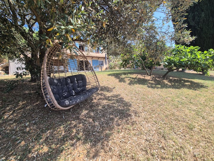 Gite Spacieux .Vue Imprenable, Boulodrome,piscine. - Salernes