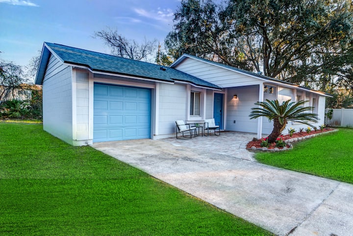 The Sweet Gum Cottage In Sanford W/ Pool Table! - Sanford, FL
