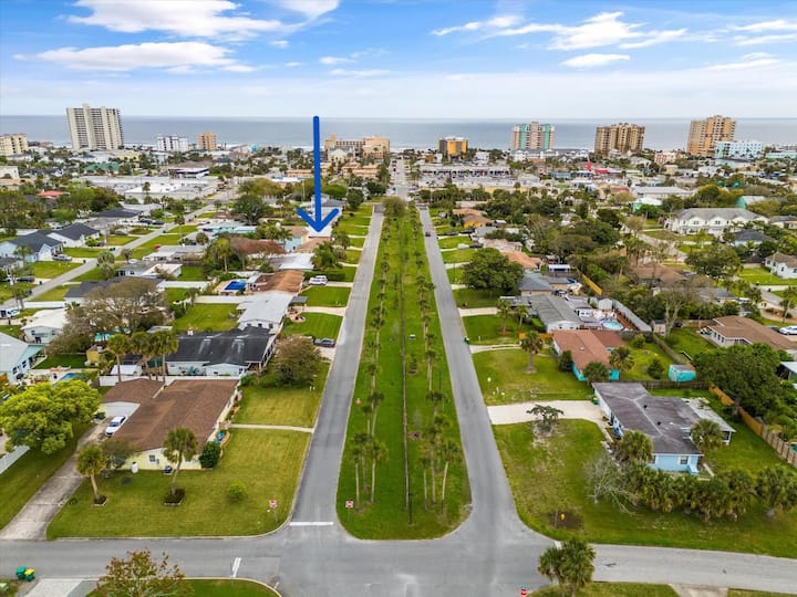The Pink House In Walkable Jacksonville Beach - Neptune Beach, FL