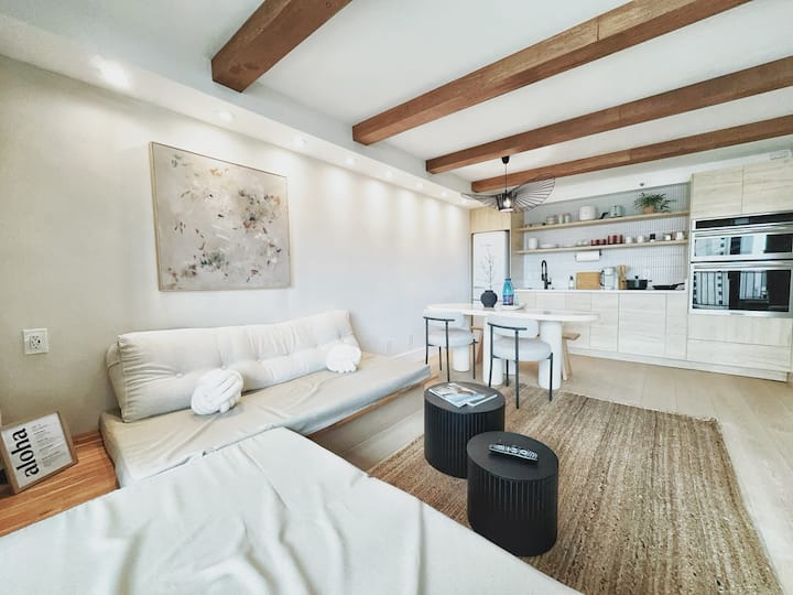 *Ultra Upscale 1br In Waikiki W/parking* - Honolulu