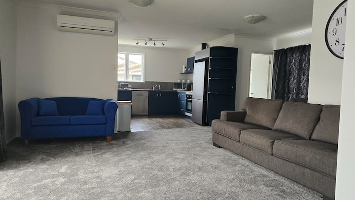Minutes From The Heart Of The Palmy - Palmerston North
