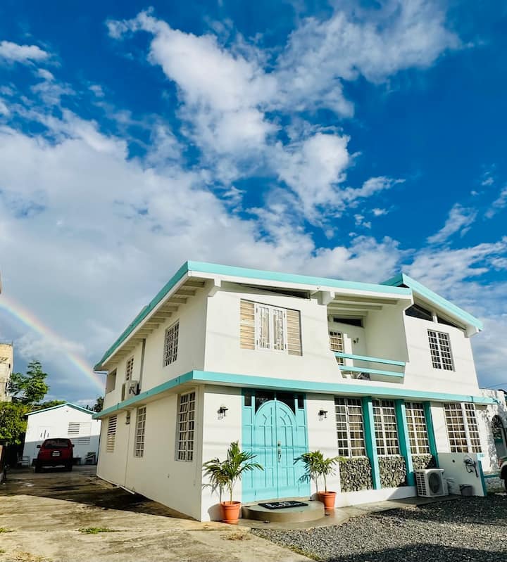 3 Bedroom W/ King Mins To Crashboat,surfers,&jobos - Aguadilla