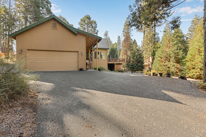 Rockledge Retreat - Shaver Lake, CA