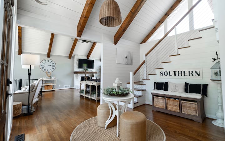 Farmhouse Ga Wine Country- Pickle Ball & Fire Pits - Cleveland, GA