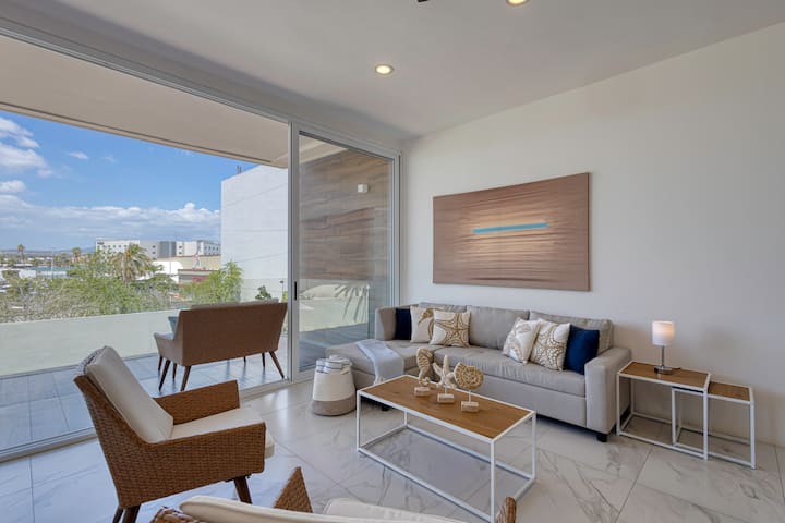 Walk To Medano Beach & Marina Modern 3br Condo - Cabo San Lucas