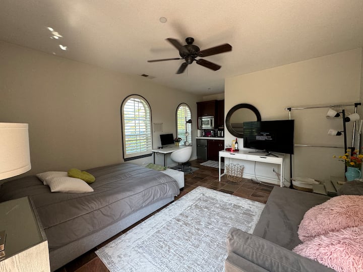 Tranquil Haven With Garden Views - San Diego, CA