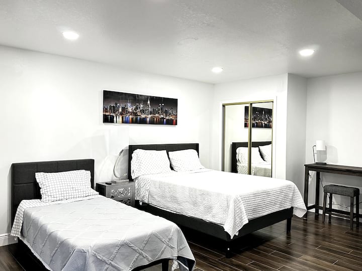 Getaway / Private Suite B - Land O' Lakes, FL