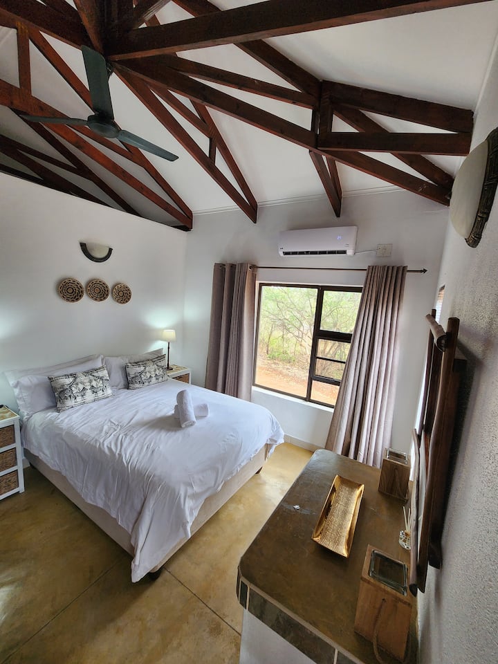 Bush Lodge In Greater Kruger Area - Hoedspruit