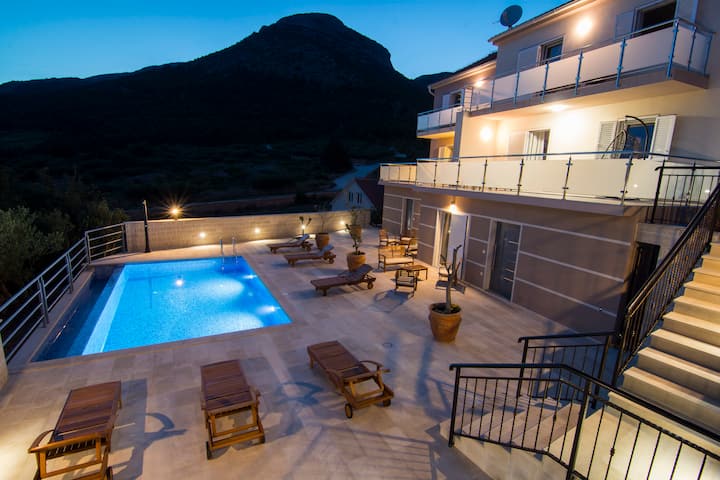 Villa Nikola-pool Side Apartment - Bol